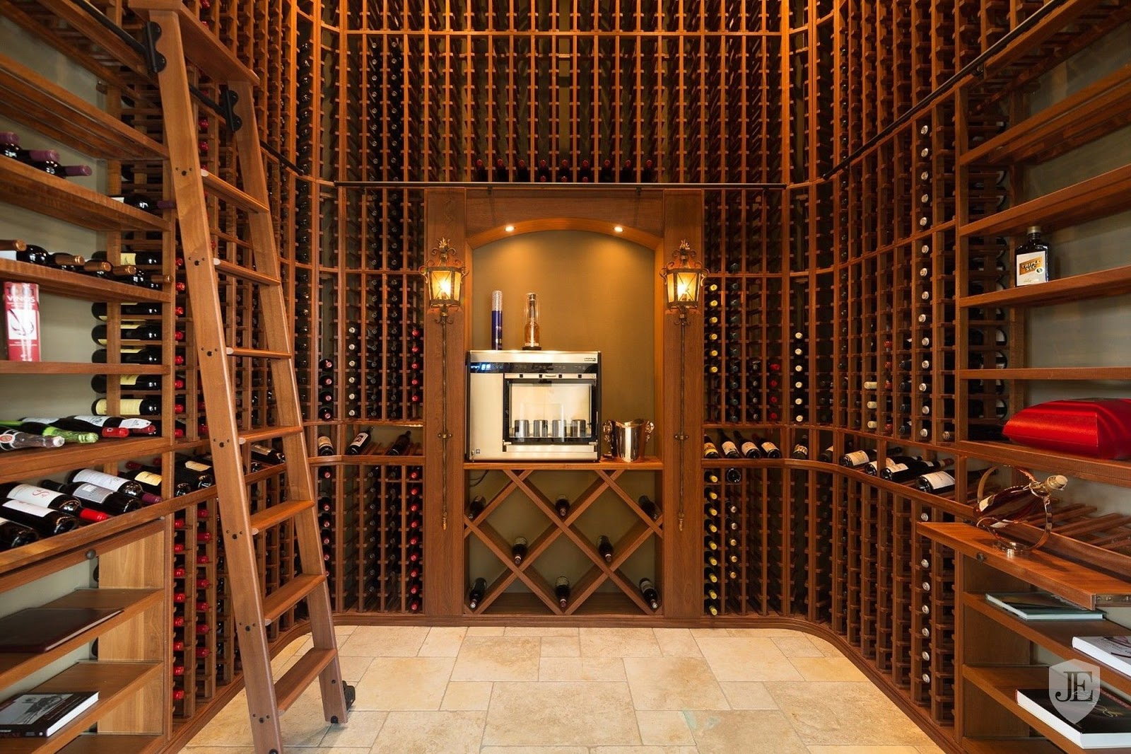 WINE CELLARS & TASTING ROOMS : THE AMERICAN MAN$ION