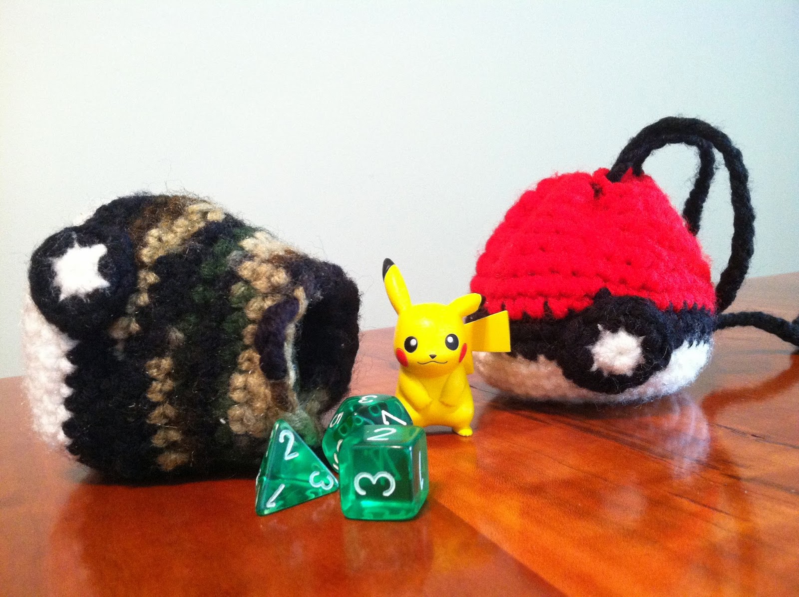 Heart in Flight Crochet: Pokeball drawstring dice/change bag