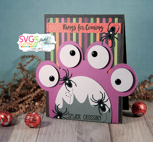 Snappy Scraps: Spider Crossing!