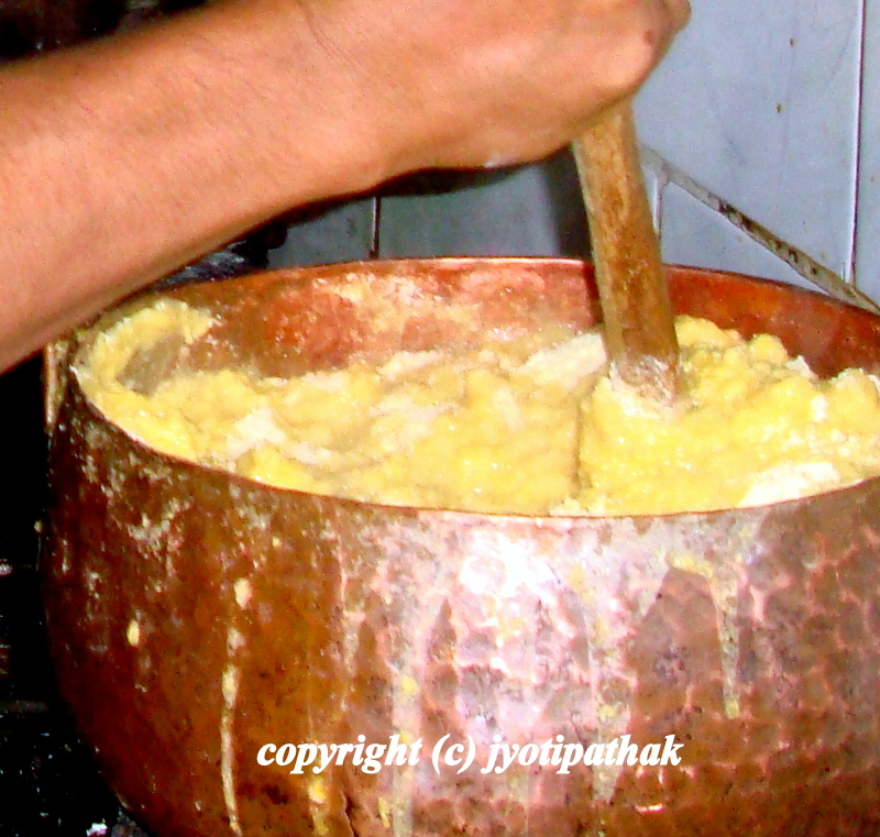 Taste of Nepal: Nepali Dhindo - ढिडोँ - (Cornmeal Porridge)