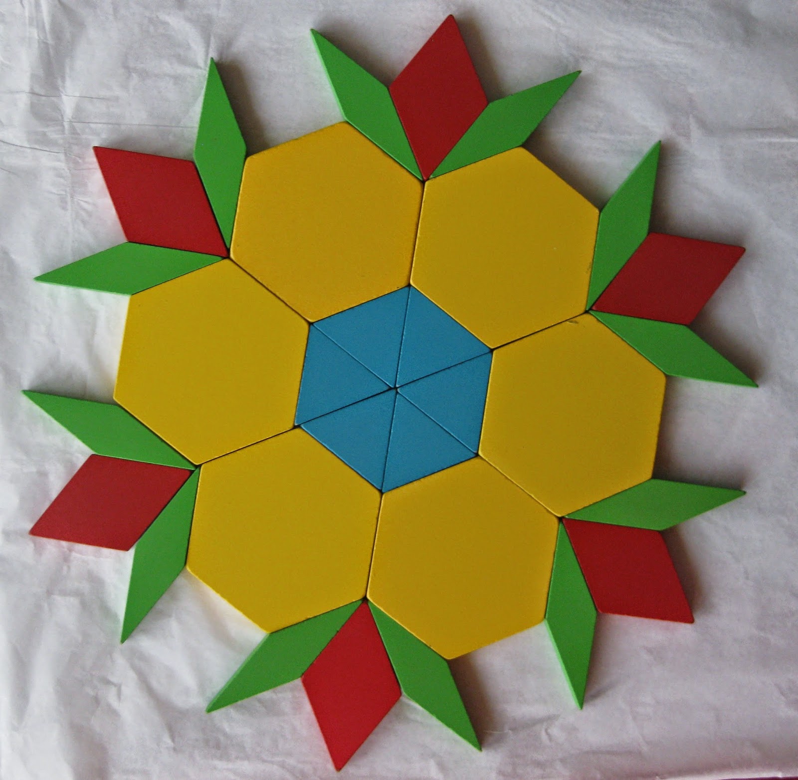 Departamento de Dibujo: Mandalas con polígonos.