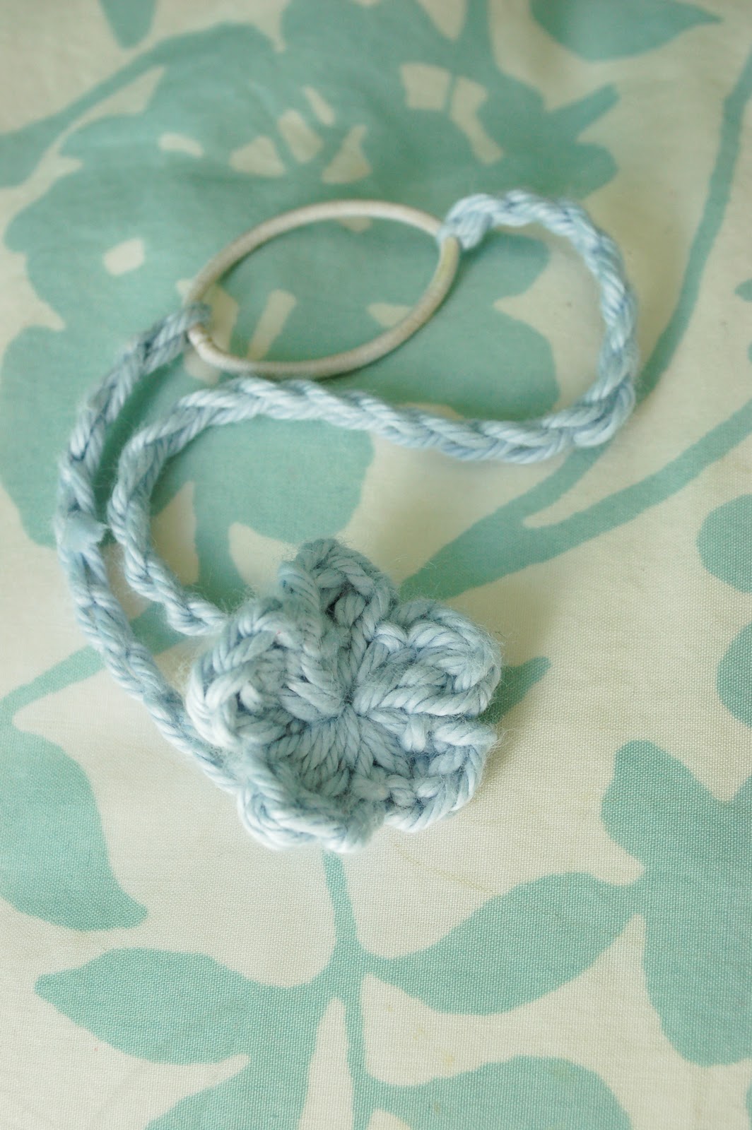 Alli Crafts: Free Pattern: 2-Inch 5-Petal Cluster Flower Applique