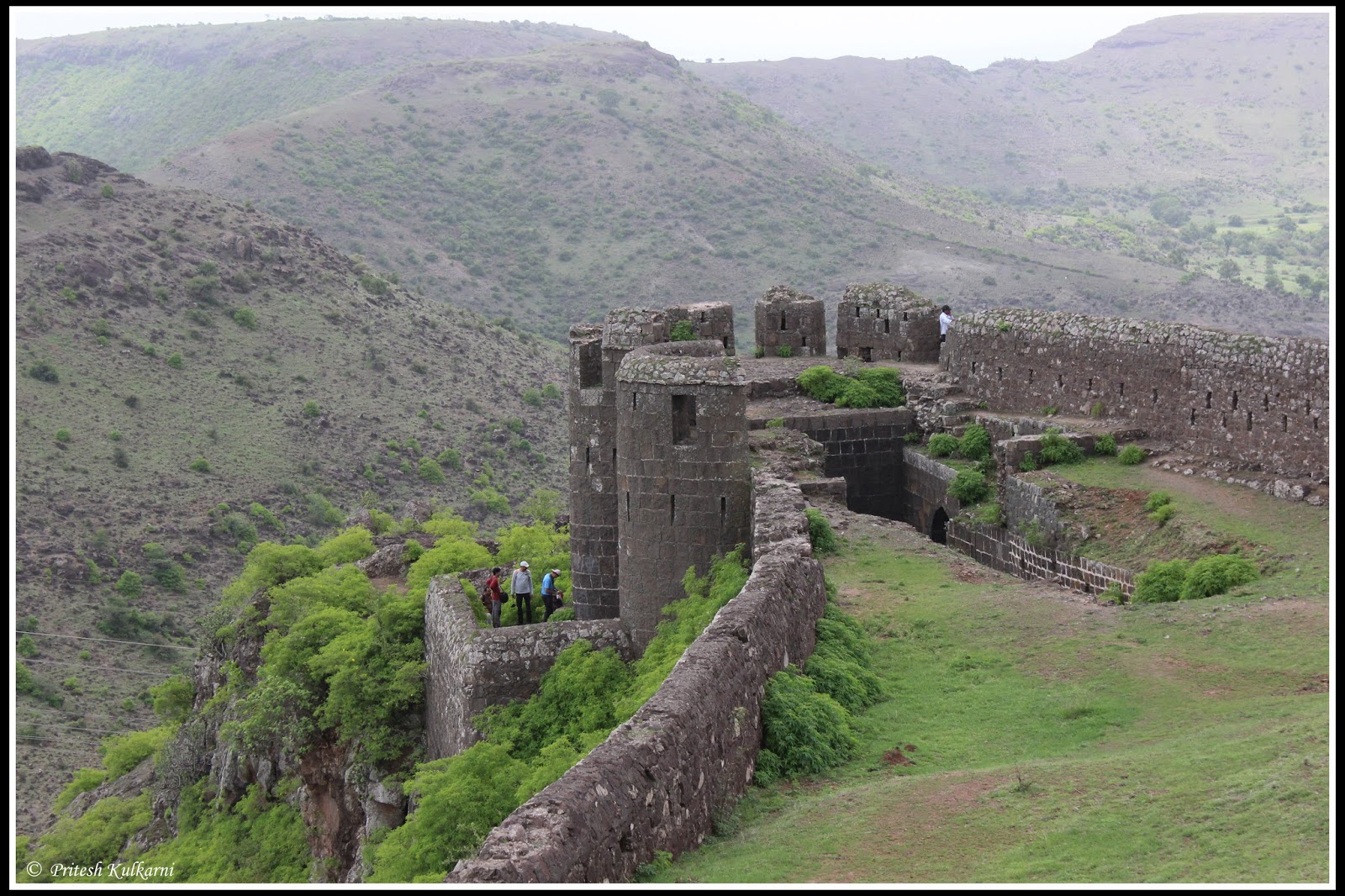 Travel blogs: Short trek to Malhargad Fort / Sonori Fort