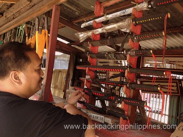 Backpacking Philippines: Panday: Blacksmiths/Swords/Knives of Barangay ...