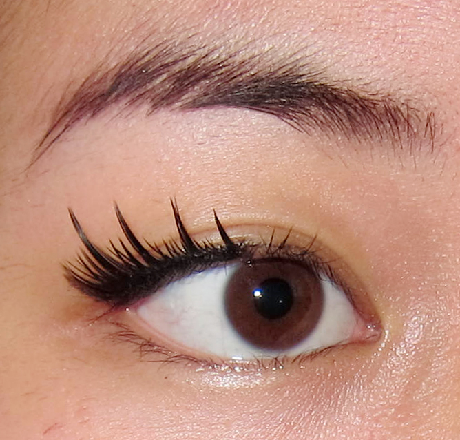 Tutorial: Cutting your very own pair of Demi Lashes! + How I apply them!