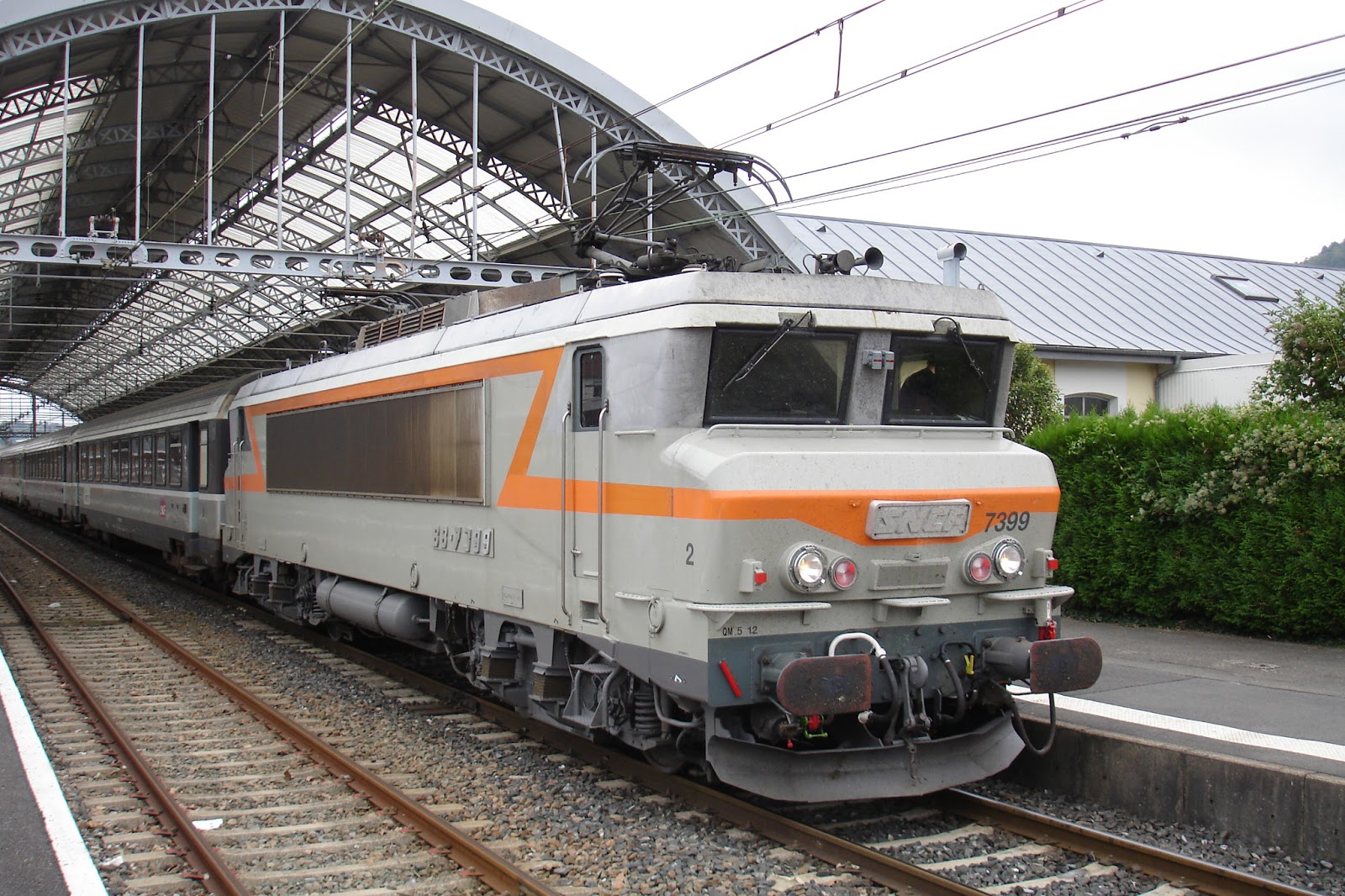 LA PASSION DU TRAIN: BB 7200 à Lourdes