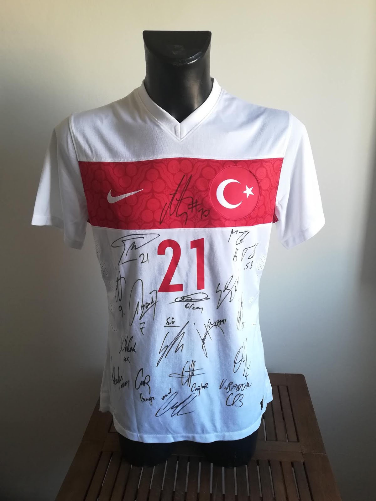 All Colours of Football - Simone Panizzi's collection of 211 FIFA ...