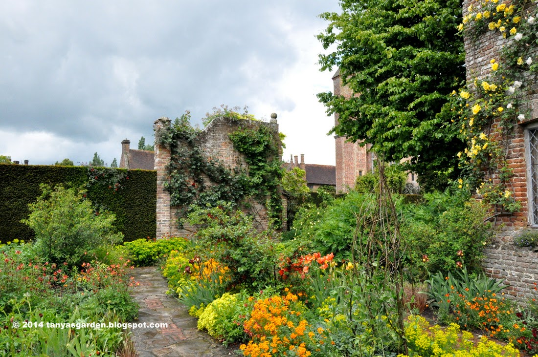 MySecretGarden: Sissinghurst Cottage Garden Pictures. (Part 4)