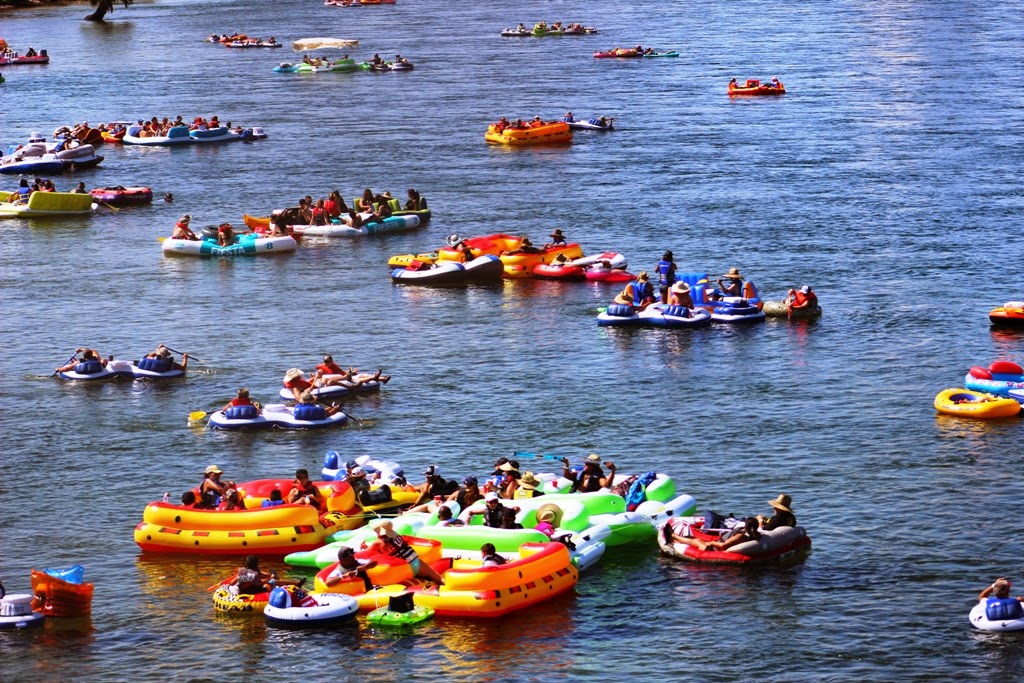 Laughlin Buzz: River Regatta 2014 Float Photos Part1