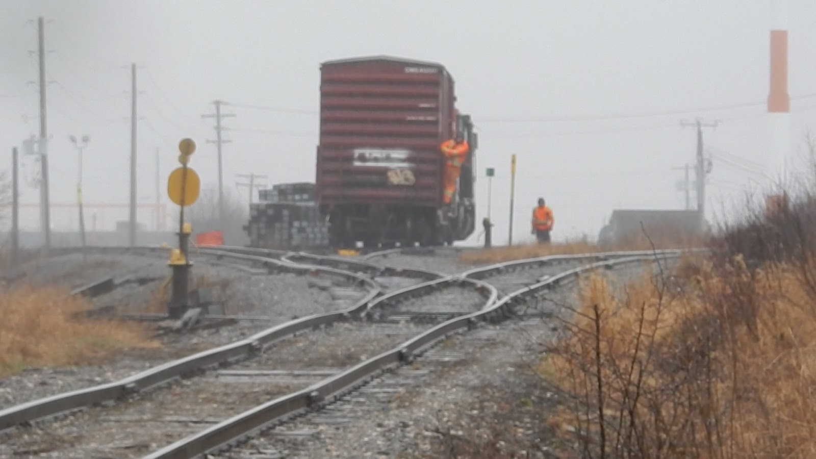 Trackside Treasure: CN No 518 Lifts a Boxcar!