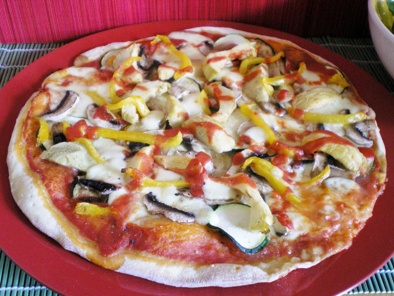 LES METS TISSÉS: Cuisine d'ici et d'ailleurs: PIZZA MAISON AUX 5 LEGUMES