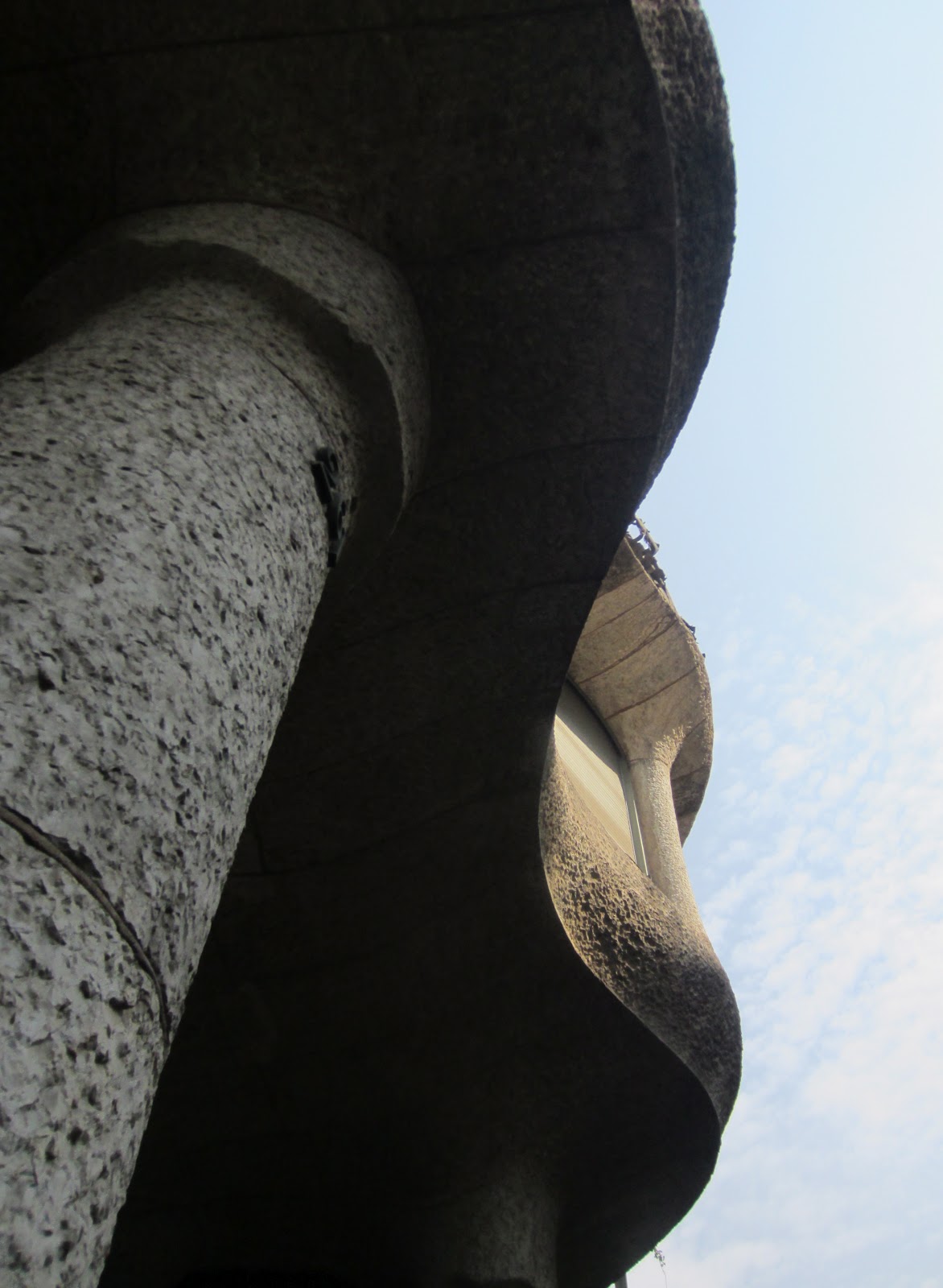 wacky tacky: Say Howdy to Gaudi!