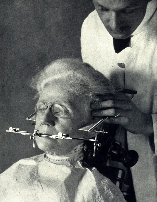 When Tooth Extraction Is Terrifying: 32 Scary Photos Show the Early ...