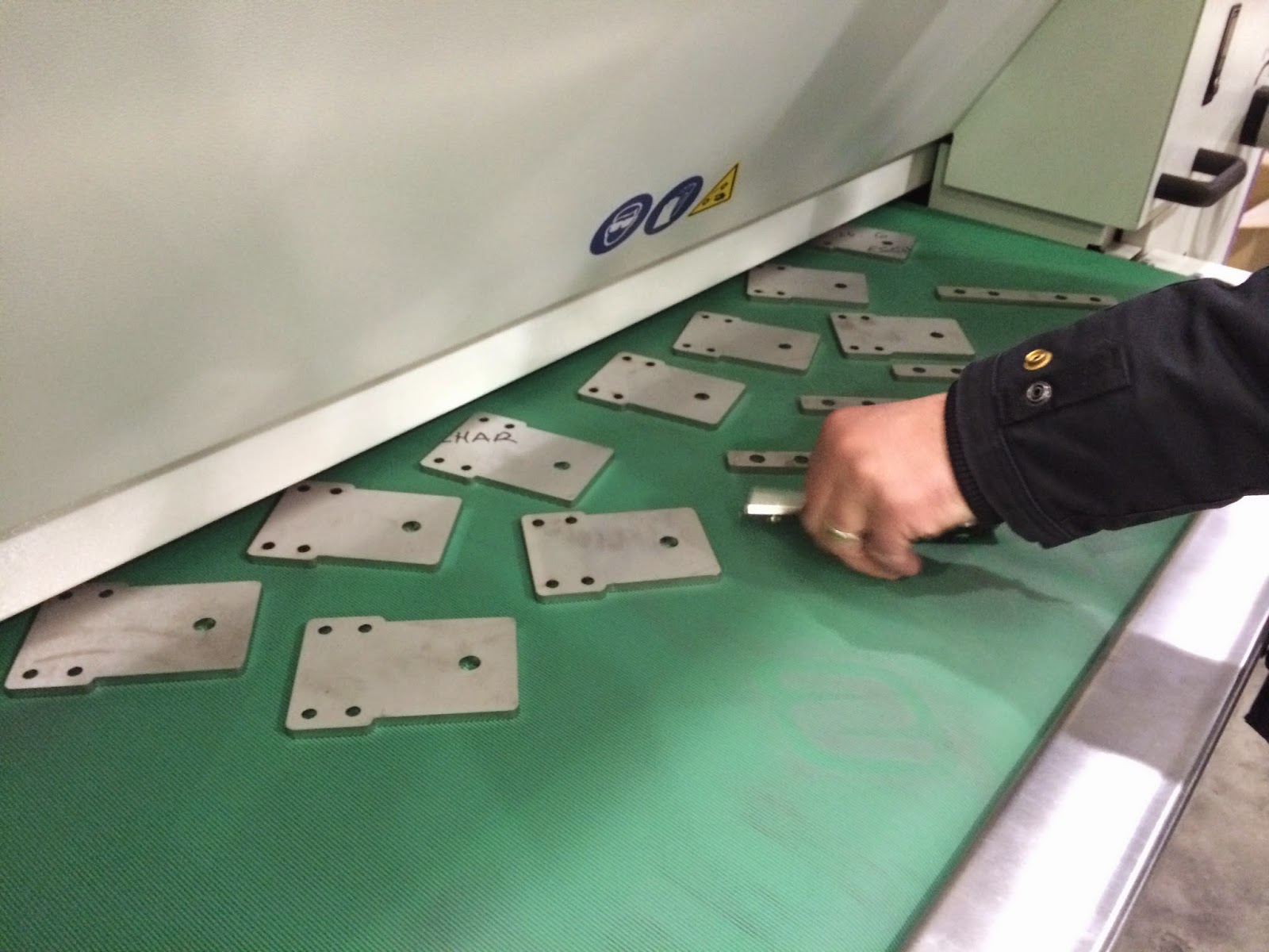 Tube Polishing & Tube Finishing Machines: Metal Sheet Deburring Machines