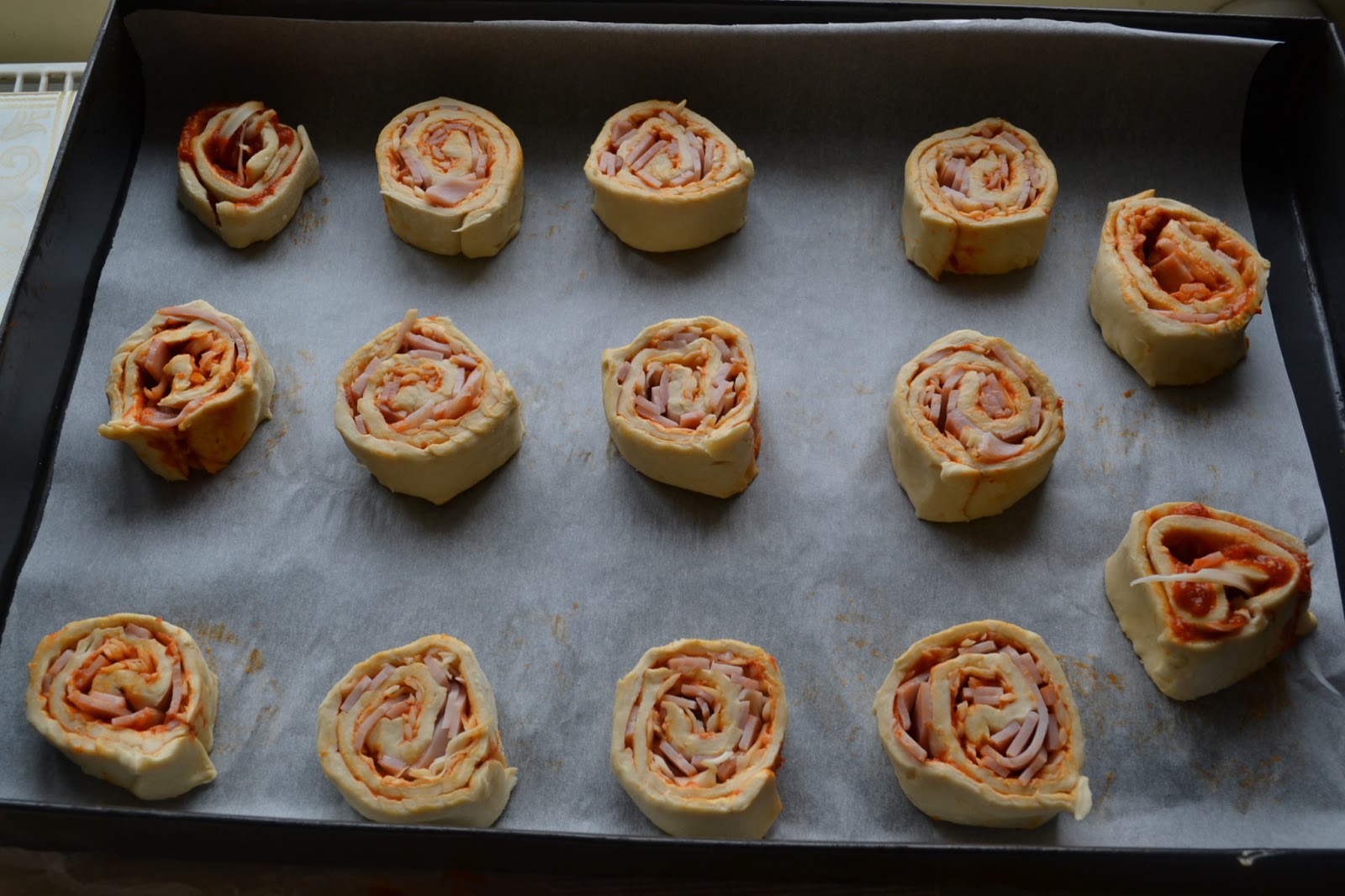 Myra's kitchen: Melci cu sunca si cascaval