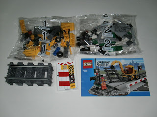 Toy A Day: #486 of Year 2 Lego City 7936 Level Crossing