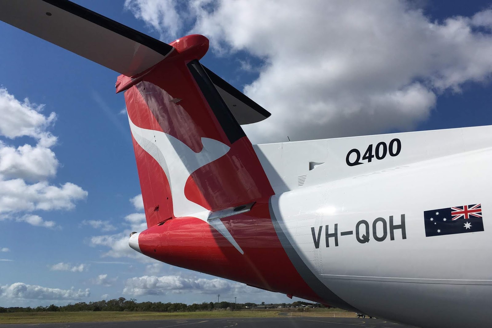 Central Queensland Plane Spotting: QantasLink Dash-8-Q400 VH-QOH ...