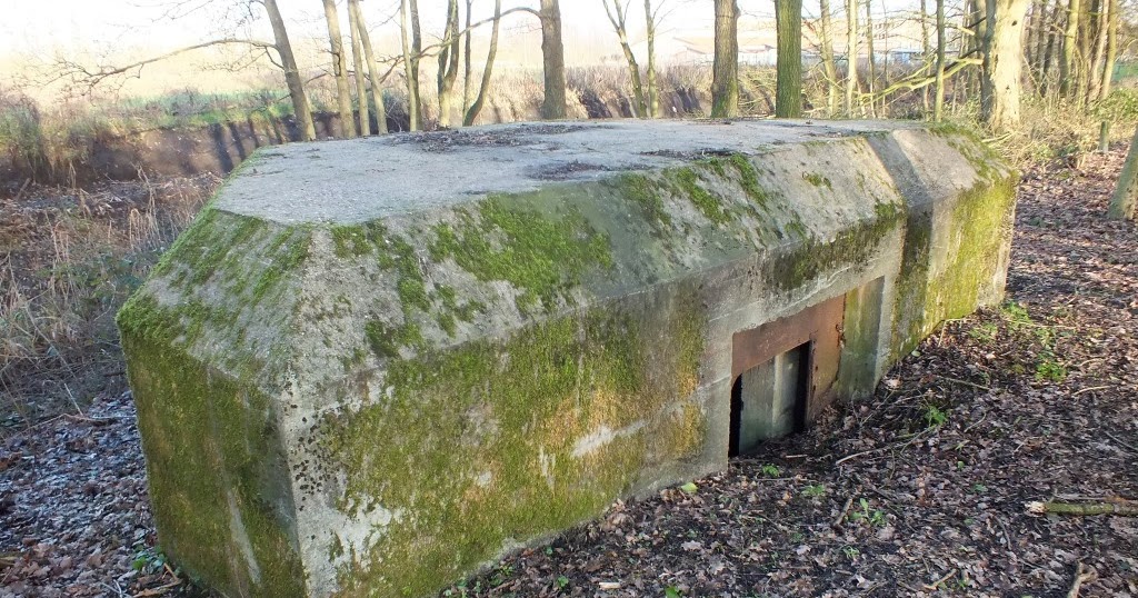 BUNKERINFO - Bunkers, Info, Foto's, Locaties en Meer!!!: Grebbelinie: S3a Kazemat - GLB10