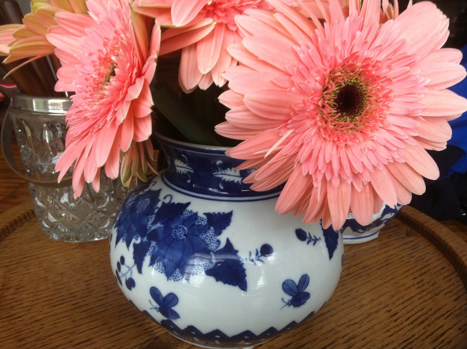 the pink clutch ...: Hunting at Goodwill!