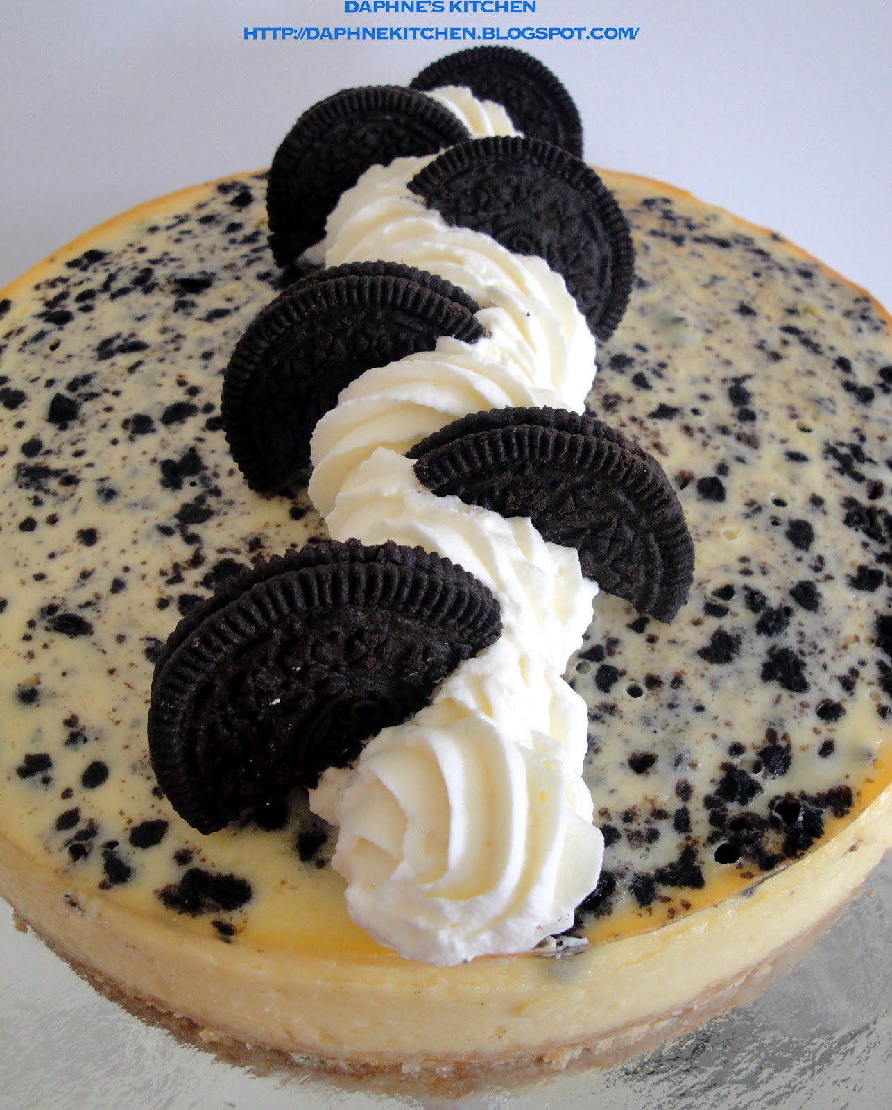 Daphne's Kitchen: Oreo Cream Cake & Oreo Cheesecake