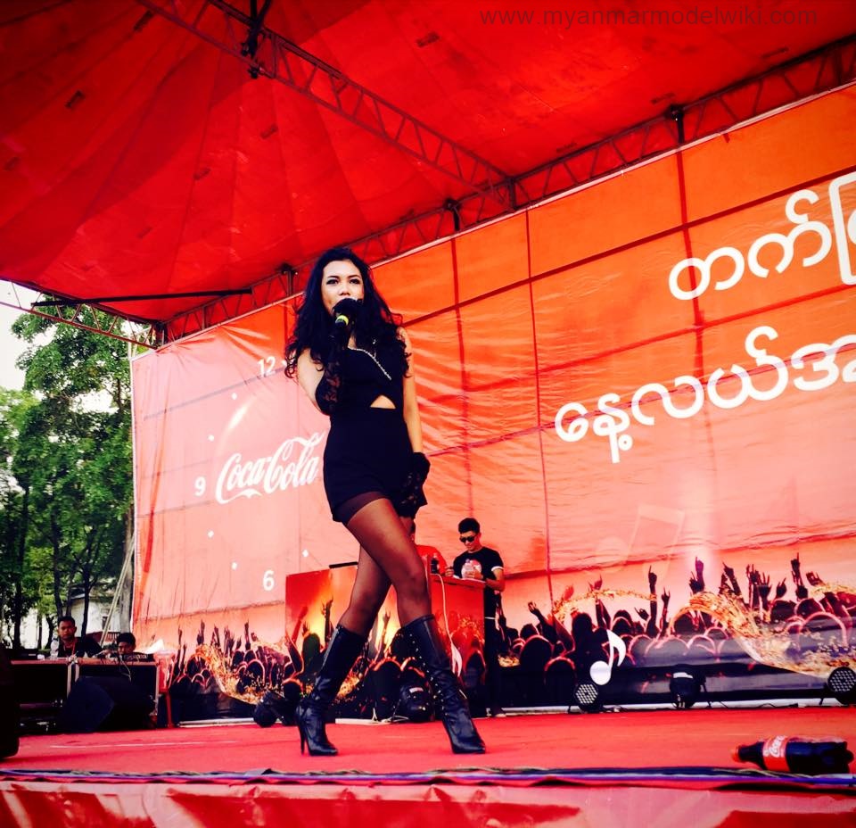 Ah Moon - 10 Pictures Of Myanmar Pop Singer Photos Collection Album (1)