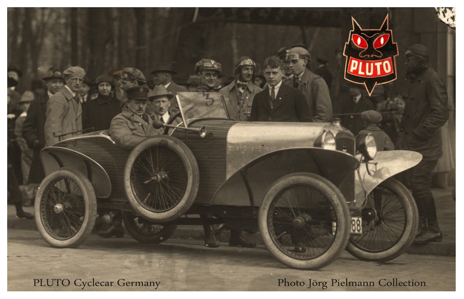 RadiatorEmblems: PLUTO / GERMANY