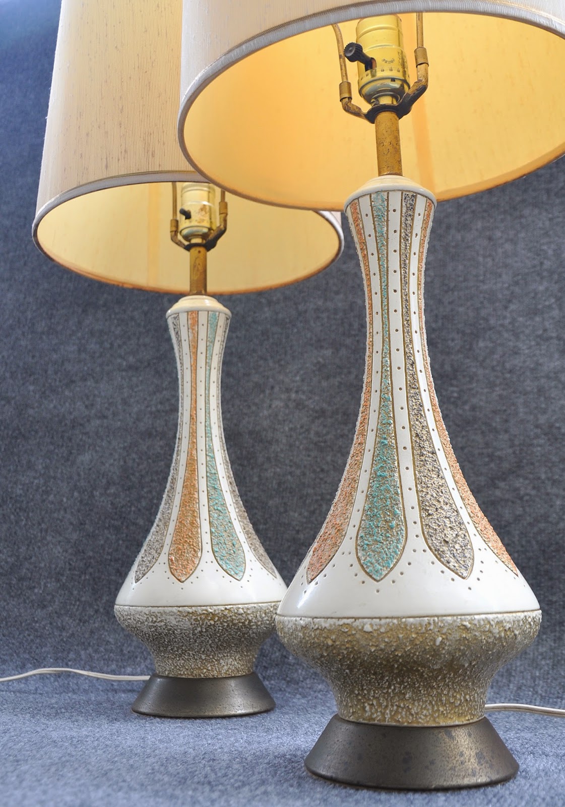 SELECT MODERN: Pair of Ceramic Lamps