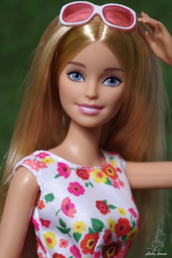 Plastic Dreams Dolls :: Barbie et miniatures: The Look Barbie Doll ...