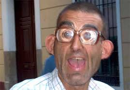 Origen de expresiones y palabras: Origen de Ir hecho un adefesio.