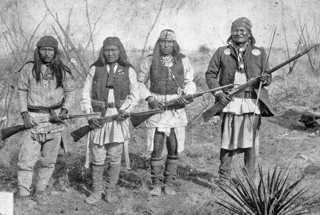 THE GRANDMA'S LOGBOOK ---: GERONIMO, THE ONE WHO YAWNS & THE APACHE TRIBE