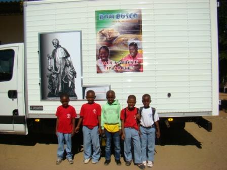 Dom Bosco, Moçambique te acolhe: Dom Bosco nas FMA de Infulene - 17 de ...