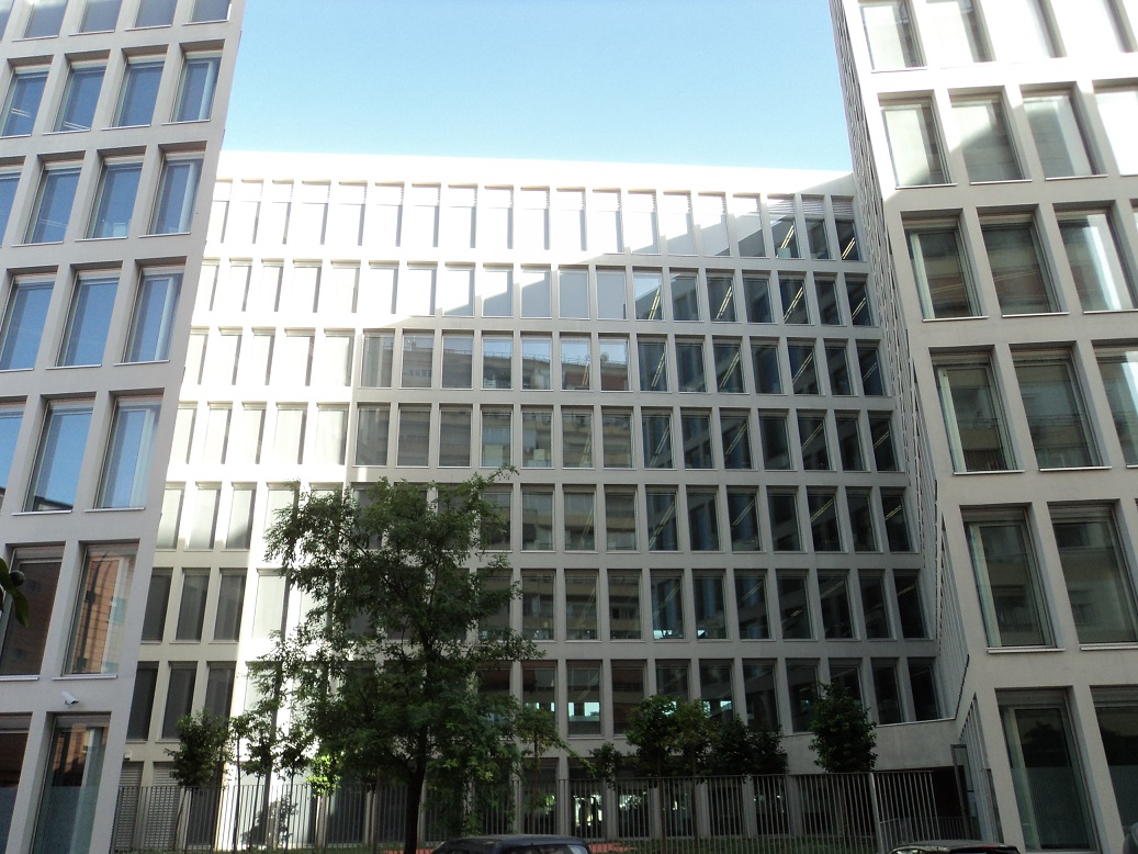 Cultura de Sevilla: El Edificio Picasso aporta una nueva monumentalidad a Santa Justa