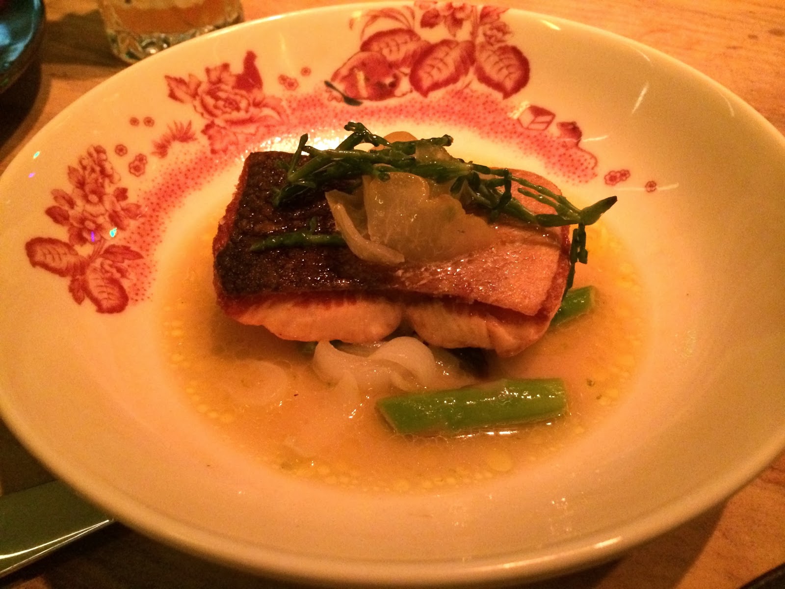 LAS VEGAS DAZE: Rose.Rabbit.Lie-It's a restaurant, it's a show, it's fun!