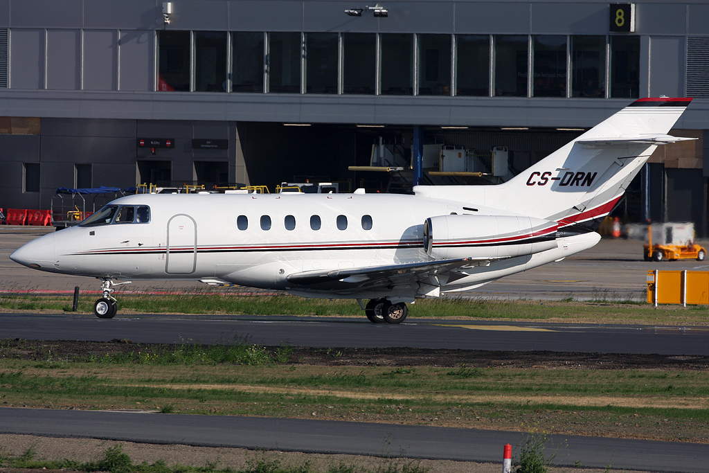 WORLD AIRCRAFT IMAGES by Terry Wade: CS-DRN H25B NJE EGLC (London City ...