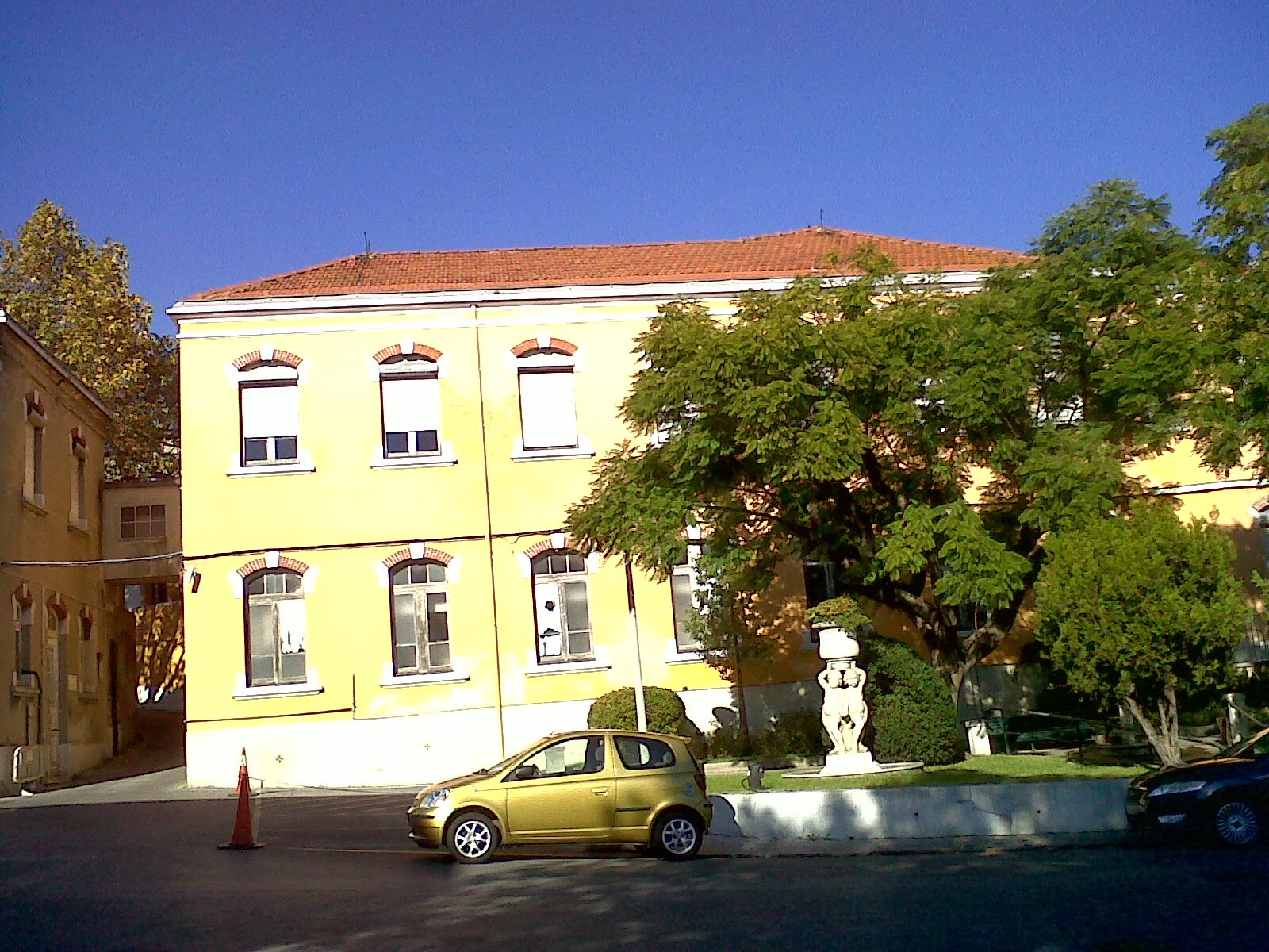 CIDADANIA LX: O loteamento dos Capuchos deita abaixo isto, porquê e ...