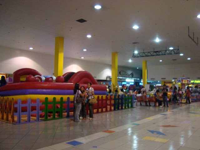 Go Travel and See the World » Blog Archive » The Elizabeth Mall in Cebu ...