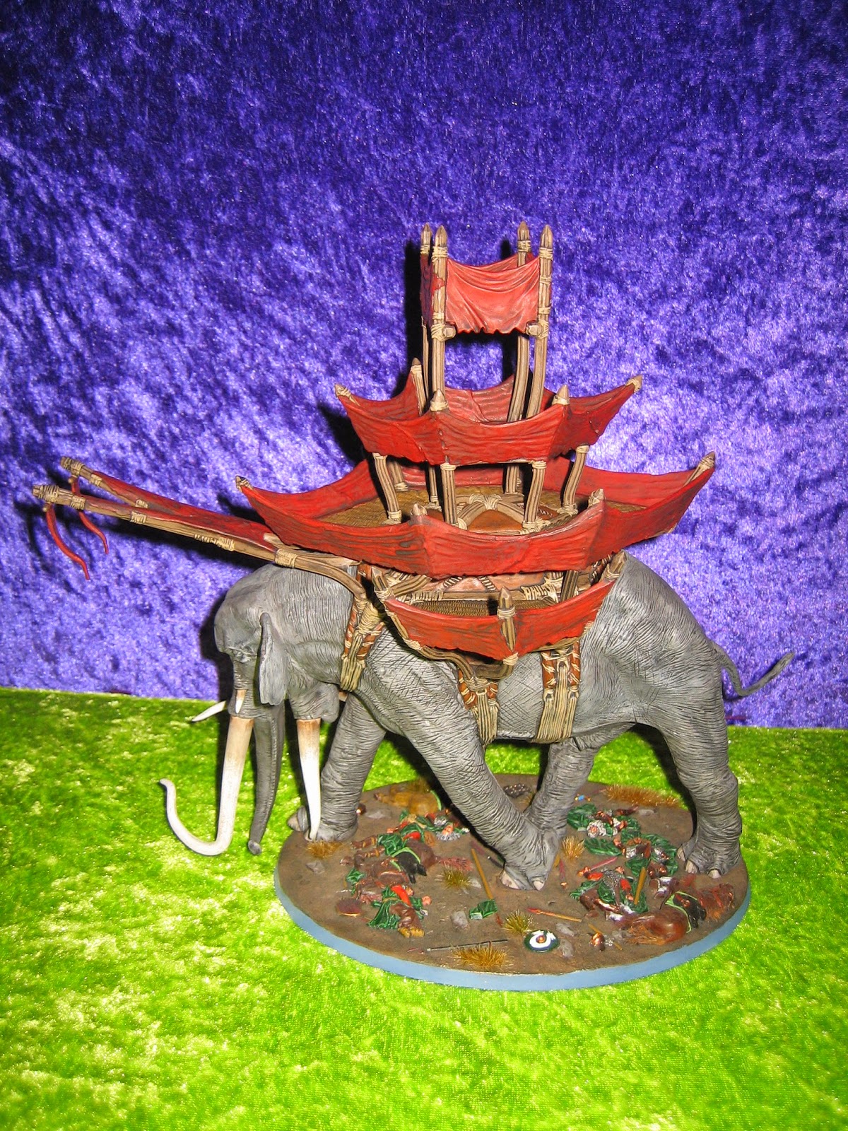 Making miniatures with Mario: Mumak of Harad finished