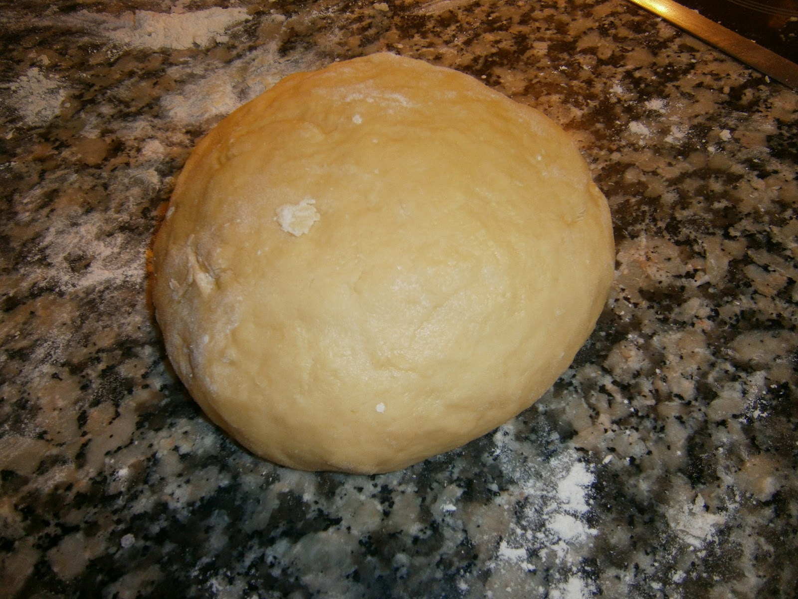 Bollo suizo casero, pan de leche tradicional.