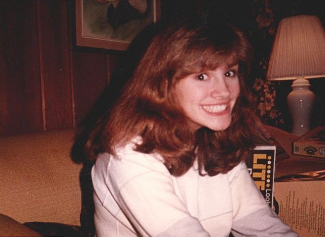 17 Rare and Adorable Photos of Julia Roberts When She Was a Kid ...