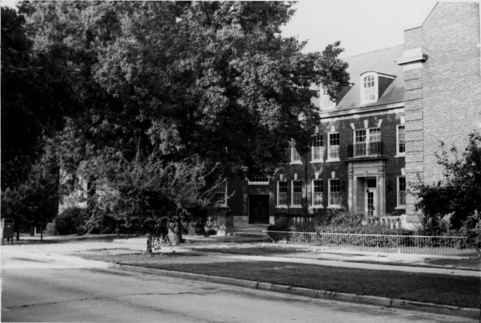 Warren Ashby Residential College | UNCG University Libraries