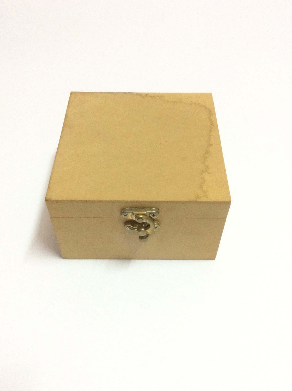 CRAFTSNEED: Altered MDF Box