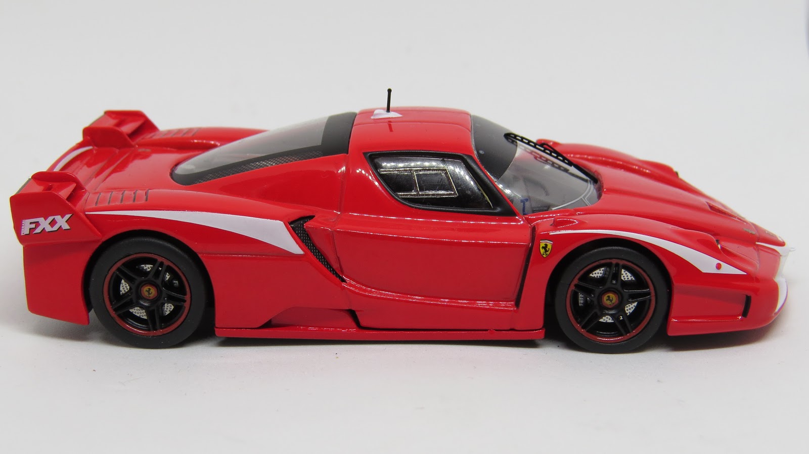 Los Coches de Genfe: 2009 Ferrari FFX Evo
