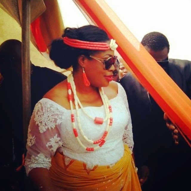 Entyna's world: Gospel Singer Sinachi Weds Traditionally in Style