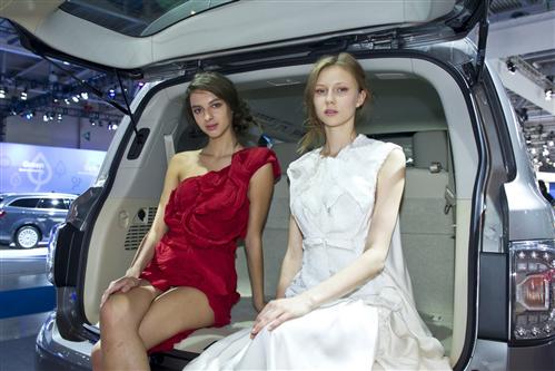 2012 Moscow International Auto Show Girls Part 2 | Carsfresh