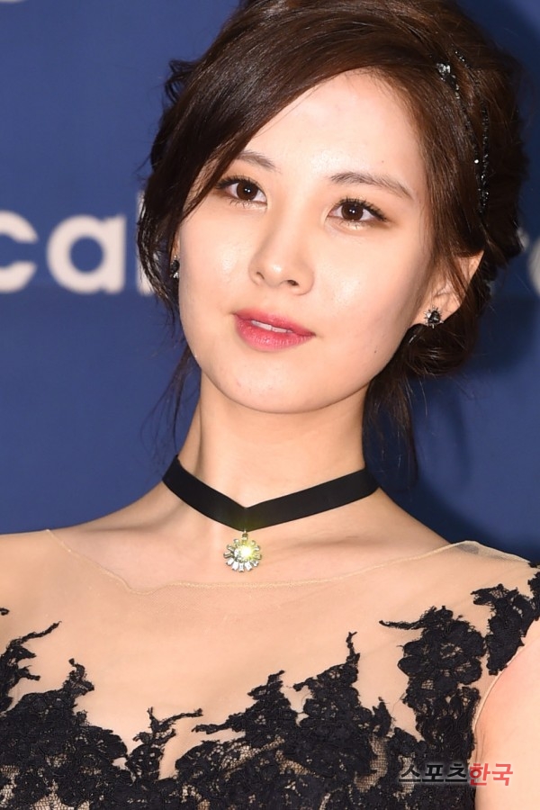 Check out SNSD SeoHyun's stunning photos from the 5th Yegreen Musical ...