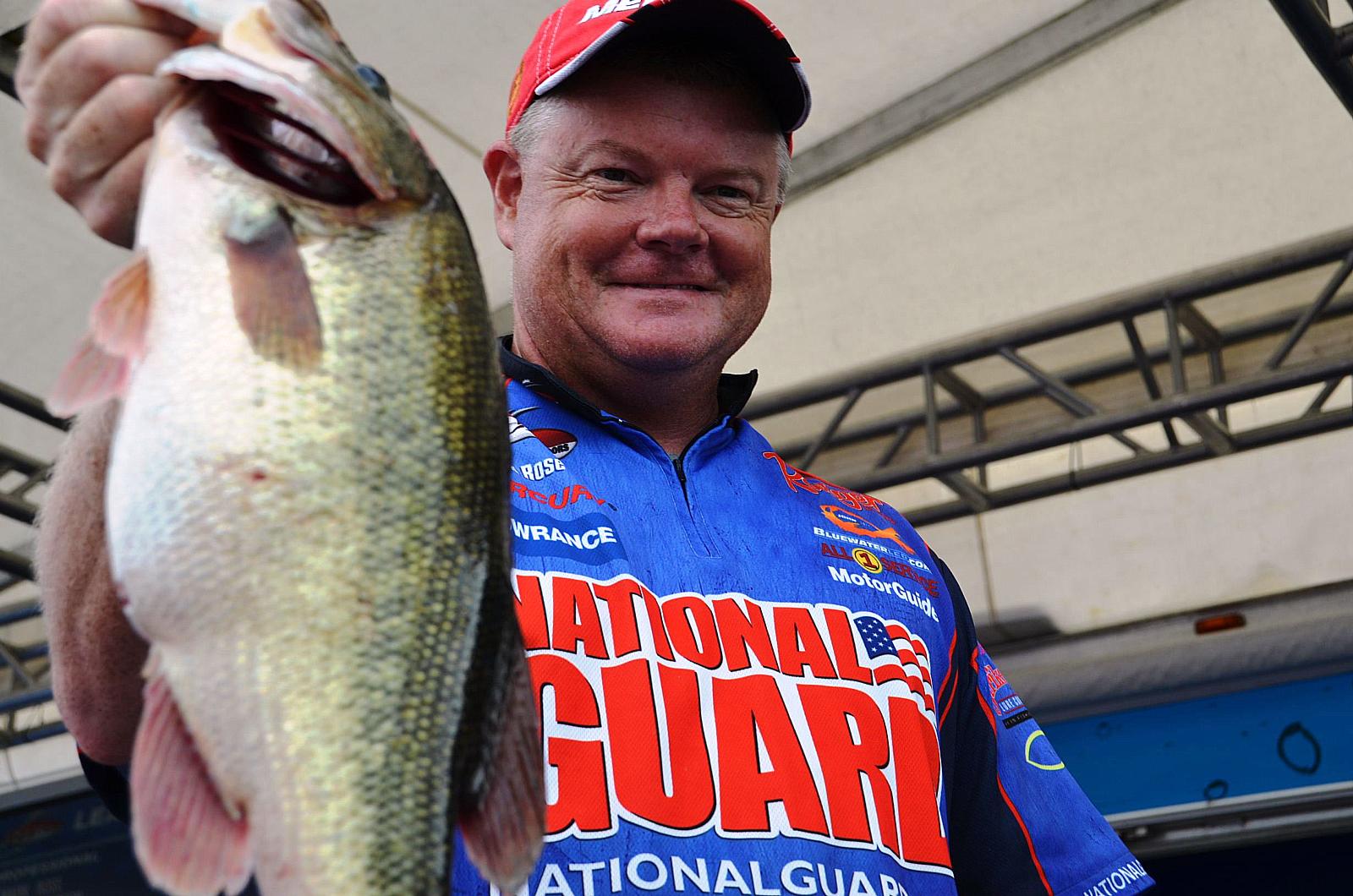IBASSIN: FLW Tour Pickwick Lake Day 3: Rose Ready to Win
