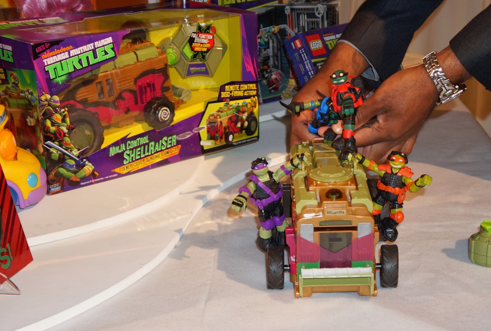 Evan and Lauren's Cool Blog: 12/11/13: Teenage Mutant Ninja Turtles Toys