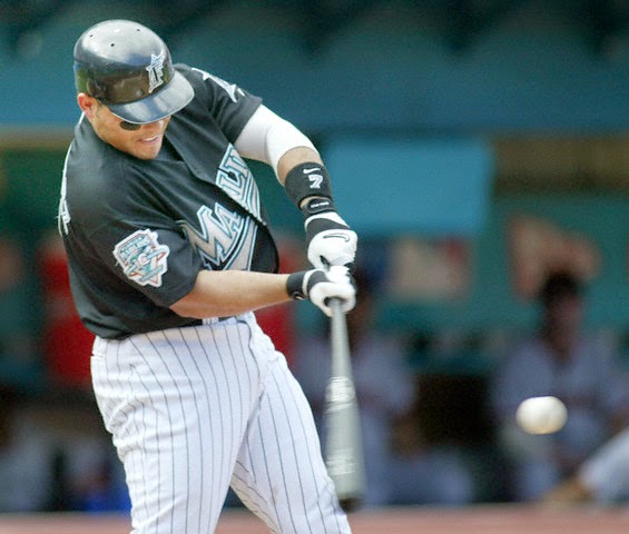 La Pagina de Tony Menendez: Pudge Rodriguez: Gearing High For The World ...