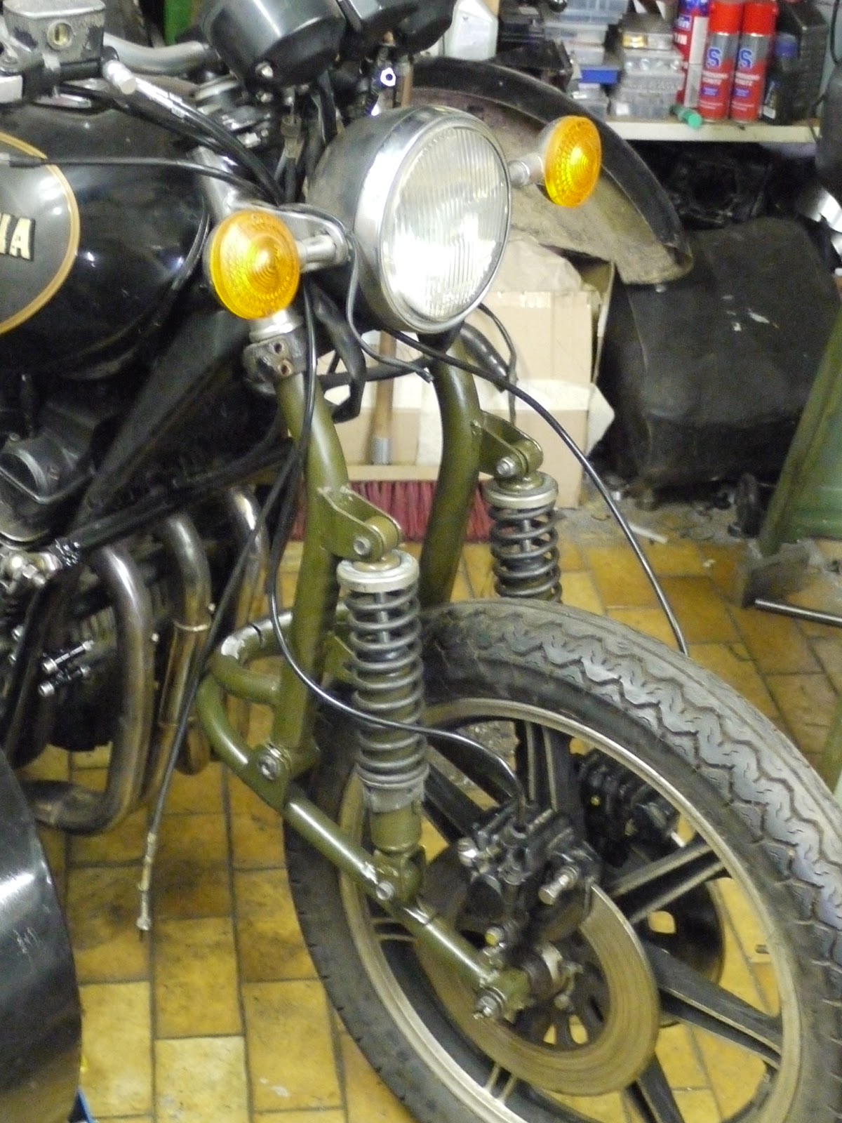 Greasy Greg: The XS Triple Sidecar - Earles Fork (part 1)