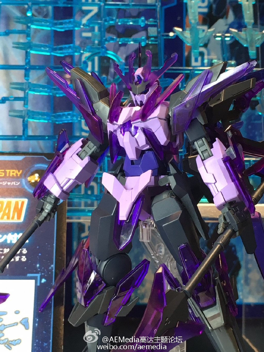 HGBF 1/144 Transient Gundam Glacier Exhibited at C3 Tokyo 2016